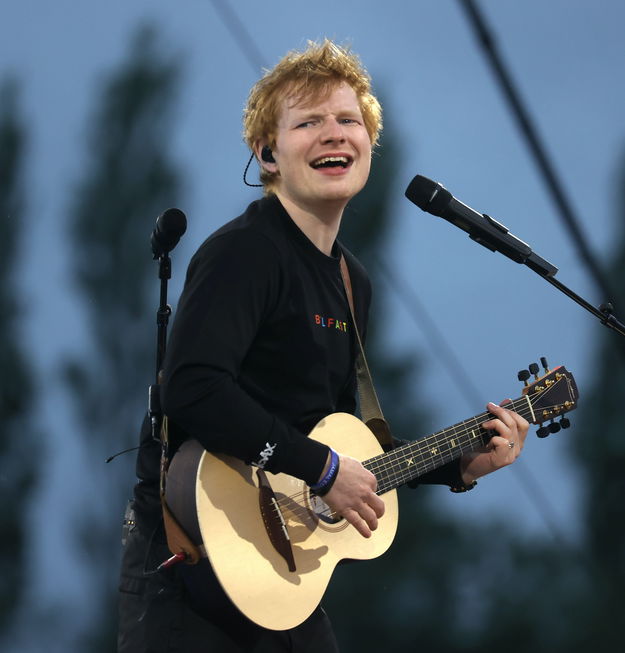 “Eyes Closed”: Ed Sheeran überrascht Straßenmusiker in NYC | bigFM